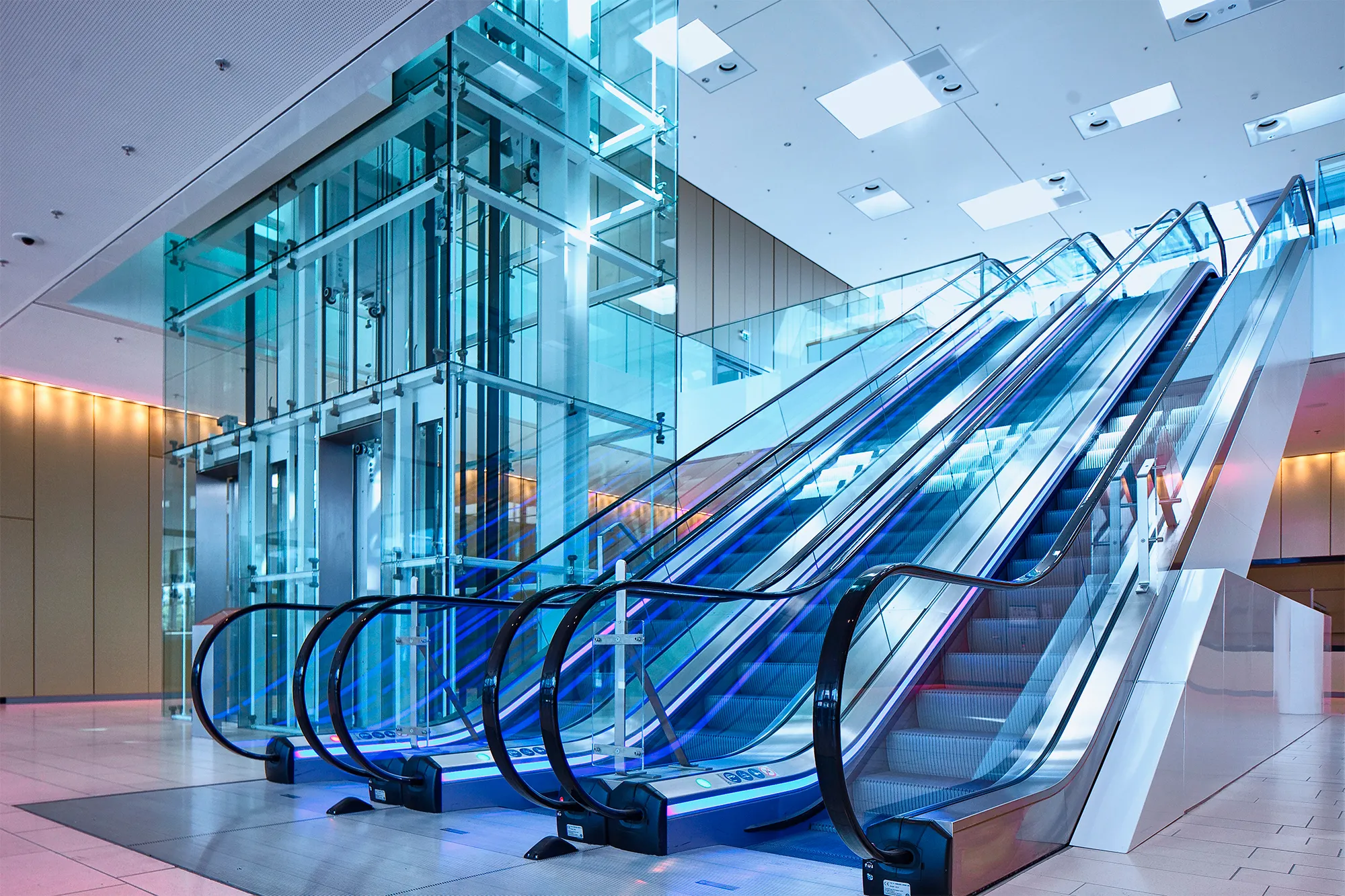 Escada rolante: mobilidade em vários ambientes - thyssenkrupp